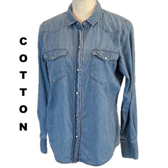 Passports | Tops | Passports Lightweight Denim Snap Front Shirt Medium ...